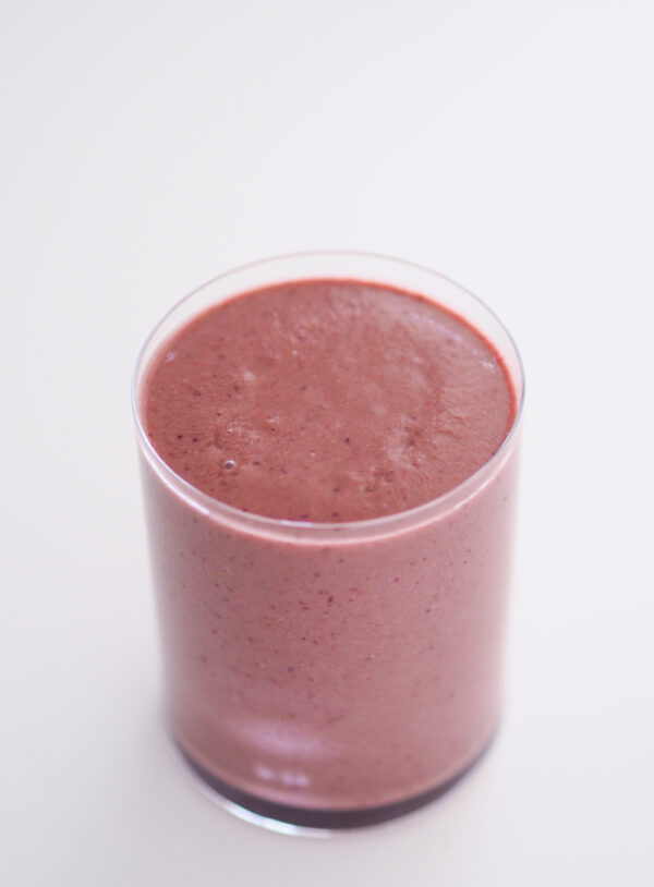 El mejor batido de frutos rojos - Receta fácil y sana - I AM BIO